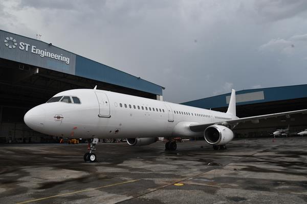 JAL’s first A321P2F undergoing conversion work in Singapore | News ...